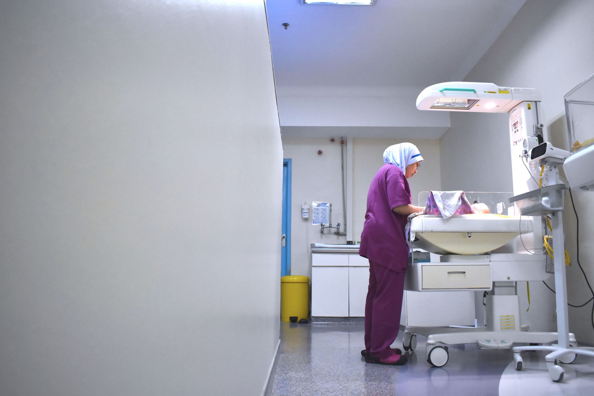 Incubator Baby | Baby Incubator | Maternity Hospital
